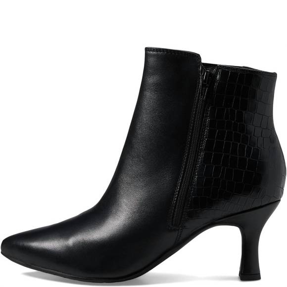 Clarks | Shoes | New Clarks Kataleyna Glow Heels In Black Leather ...